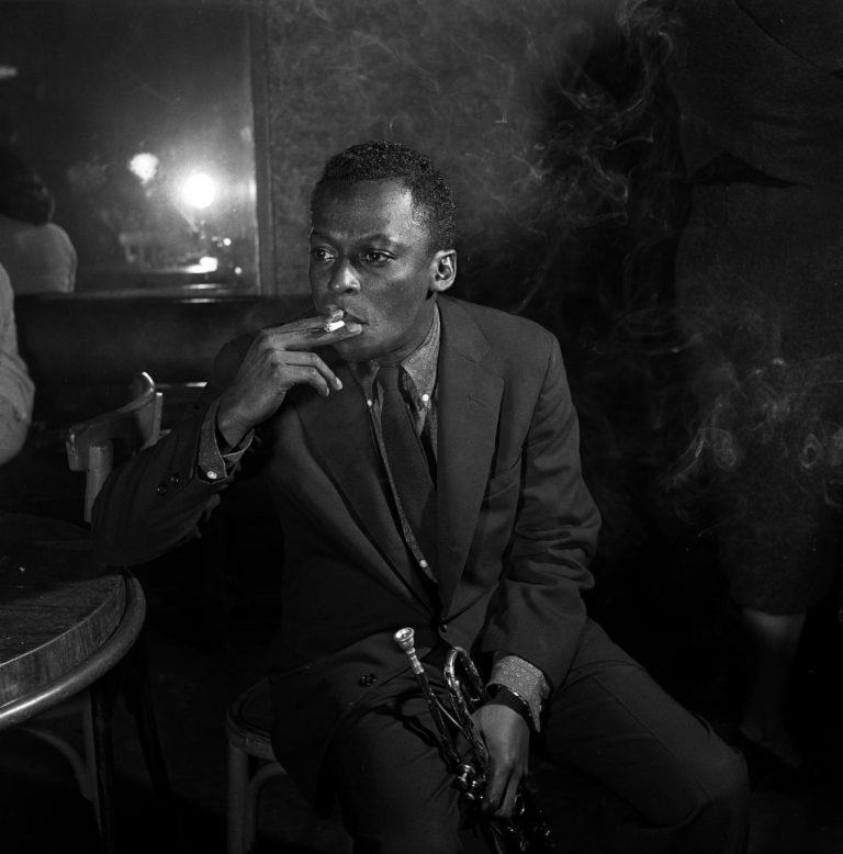 Miles Davis, droit dans les yeux. – Jean-Pierre Leloir